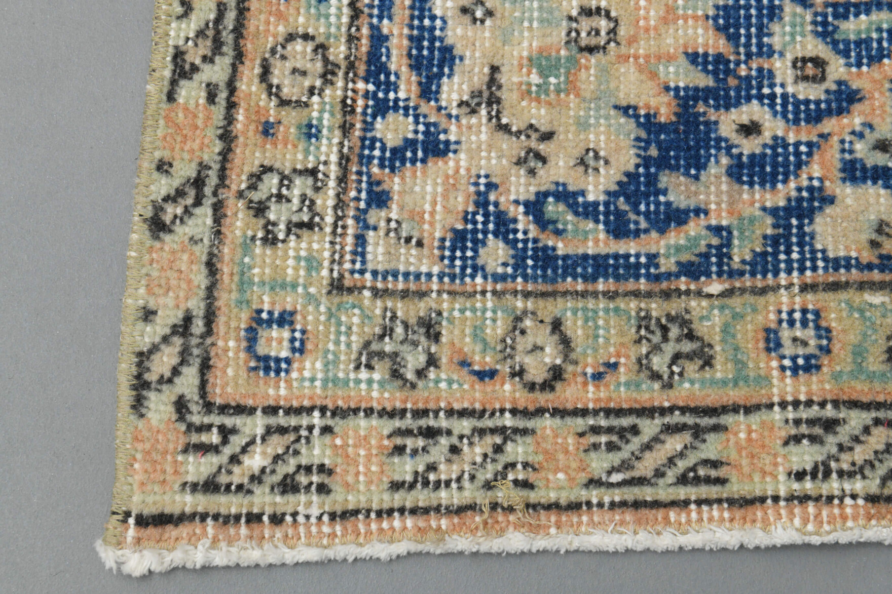 Handmade Vintage Area Rug | Rugser ® Vintage Turkish Rugs